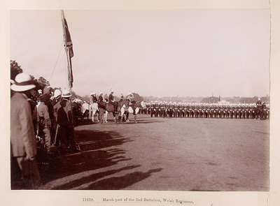 Vorbeimarsch des 2ten Bataillons, Welsh Regiment | Weltmuseum Wien