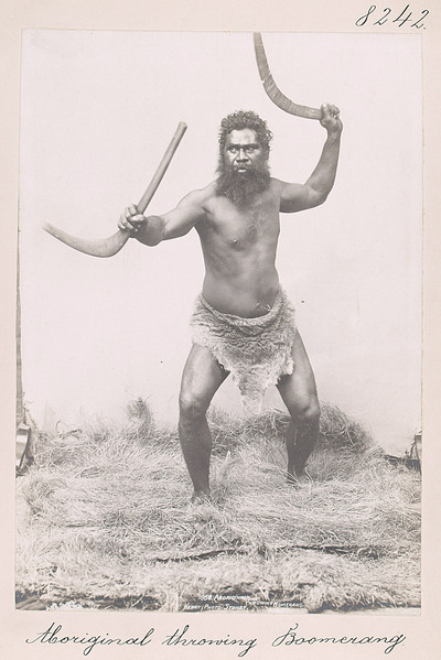 Aboriginal throwing Boomerang | Weltmuseum Wien