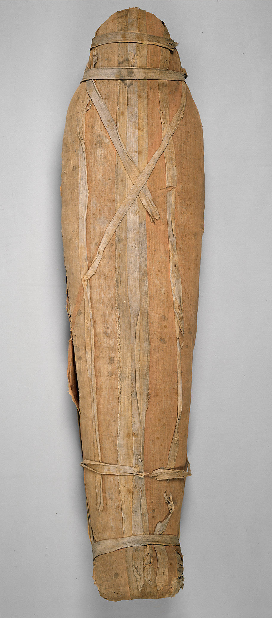 Kunsthistorisches Museum: Eingewickelte weibliche Mumie