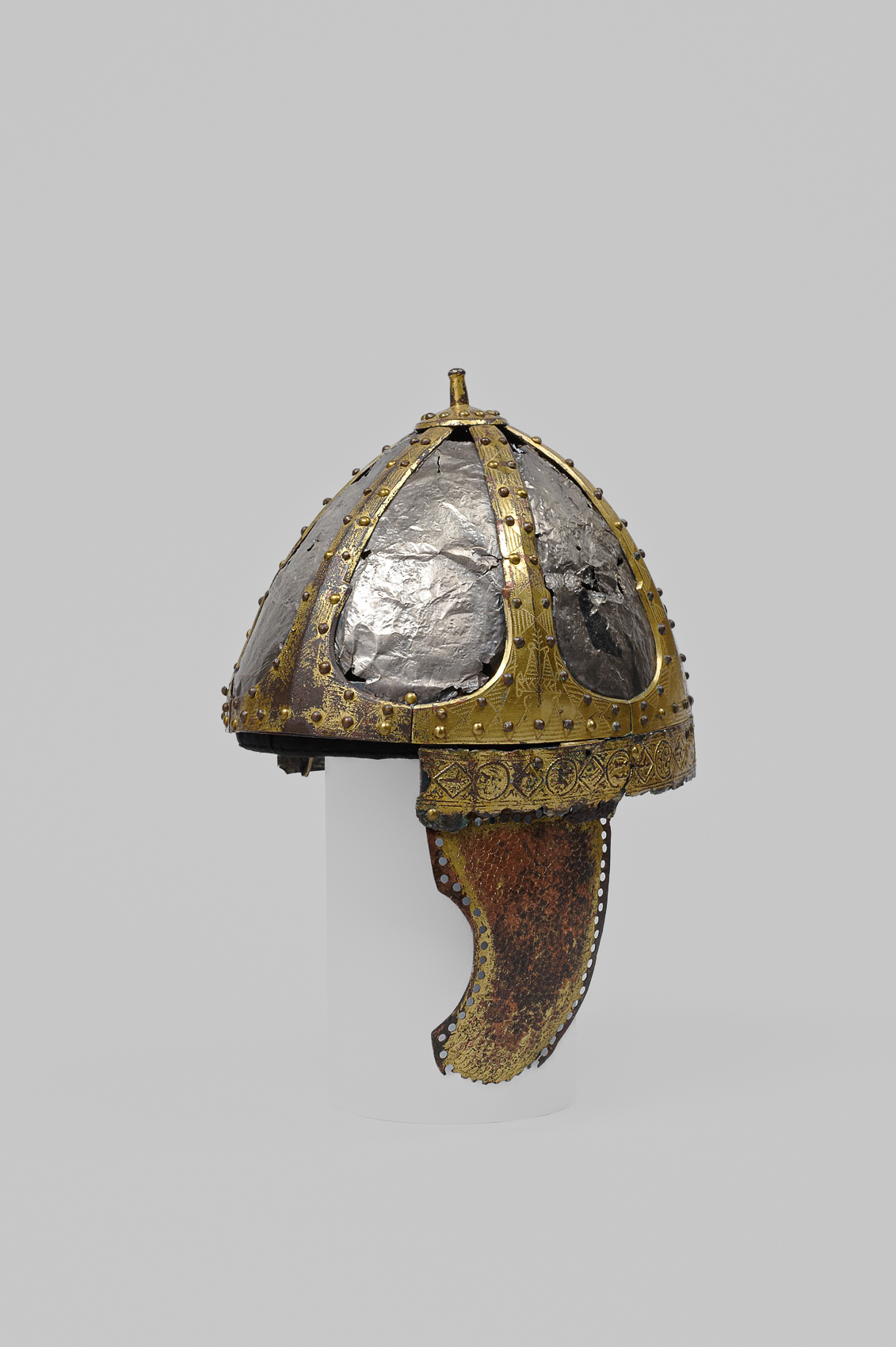 Kunsthistorisches Museum: Helm: Sechsteiliger Spangenhelm