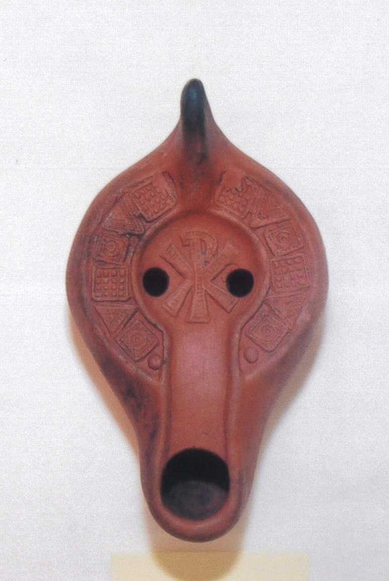 Kunsthistorisches Museum: Lampe: Konstantinisches Christogramm